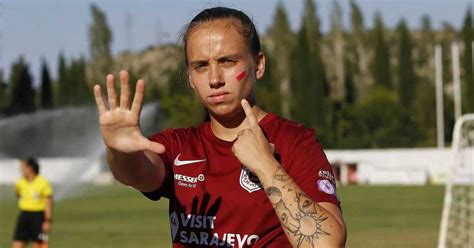 Nogometašice Sfk 2000 Poslale Snažnu Poruku Stop Nasilju Nad ženama