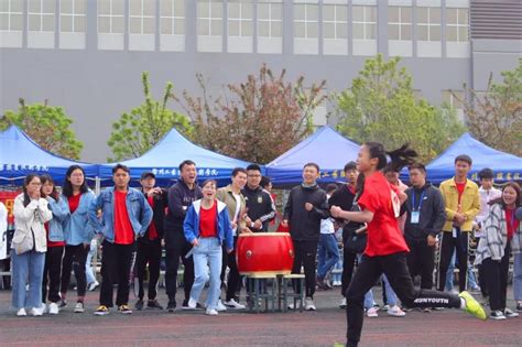 激情工商现活力 运动赛场展风采 徐州工业职业技术学院工商管理学院