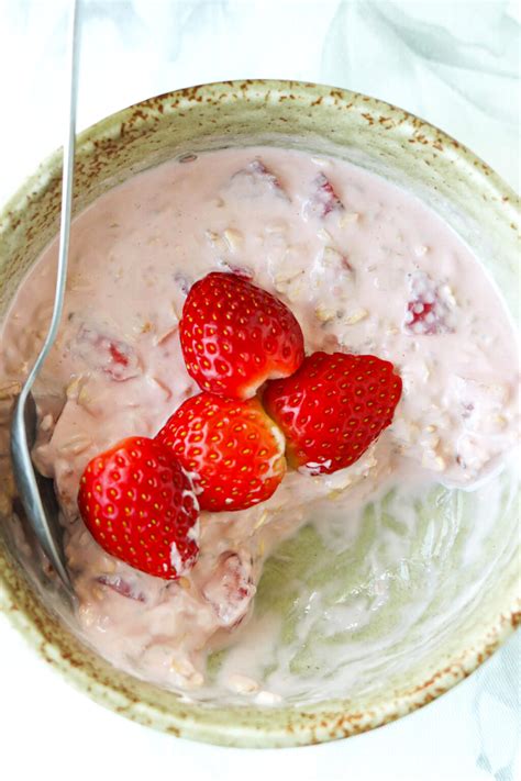Strawberry Protein Overnight Oats That Spicy Chick