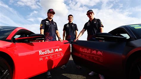 Checo Pérez ya tiene reemplazo en Red Bull Alexander Albon según