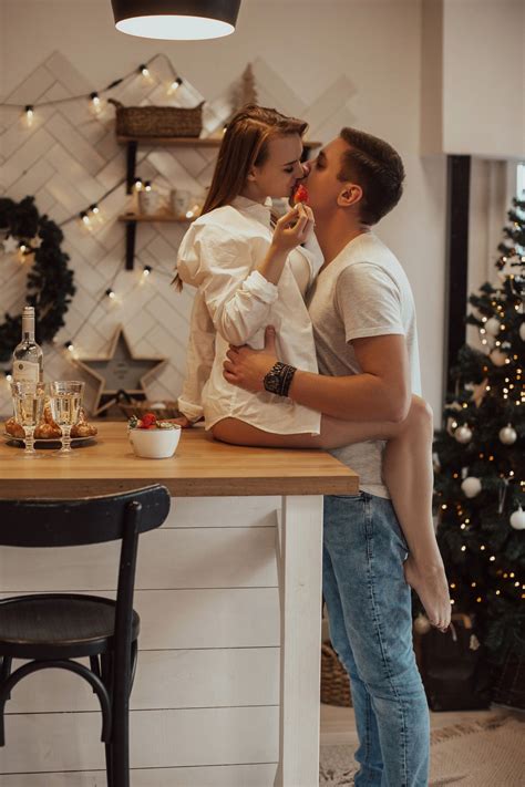 Chloe Andy Cute Couples Kissing Love Kiss Images Kiss
