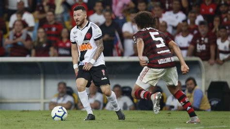 Flamengo E Vasco Empatam Em Jogo De Oito Gols Portal Morada