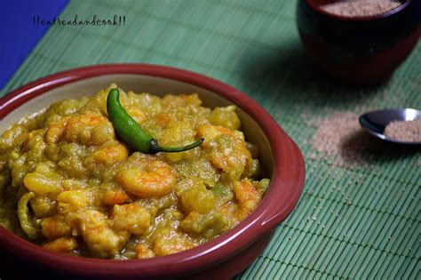 Jhinge Chingri Posto Prawns And Ridge Gourd Curry With Poppy Seeds Paste