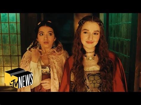 Kaitlyn Dever Isabela Merced Talk Rosaline Modernizing Romeo And
