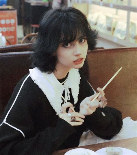 Pin By Corinna On Pretty People Hair Cuts Trendy Short Hair Styles Short Grunge Hair