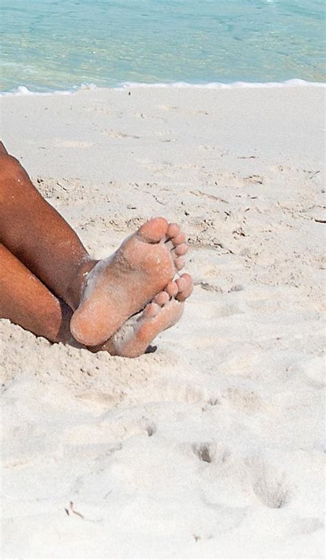 Clara Caldas Feet