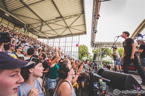 Überraschung Bilder von AnnenMayKantereit live beim Maifeld Derby 2019