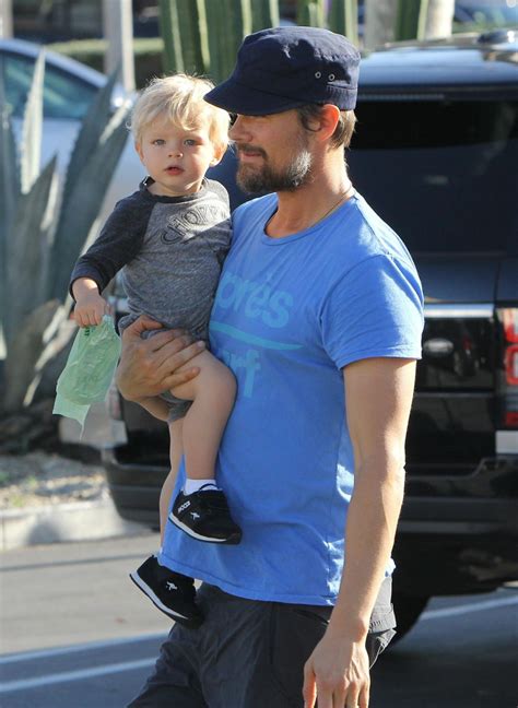 Josh Duhamel Out With His Son Axl In Santa Monica Celeb Donut