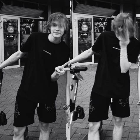 Пин на доске ваня