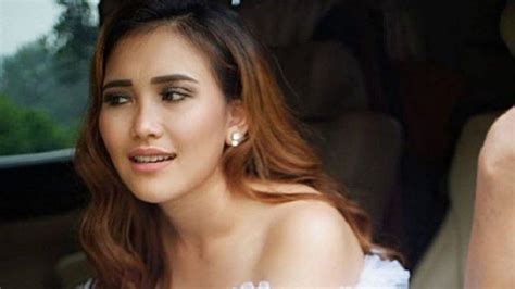Ayu Ting Ting Telanjang