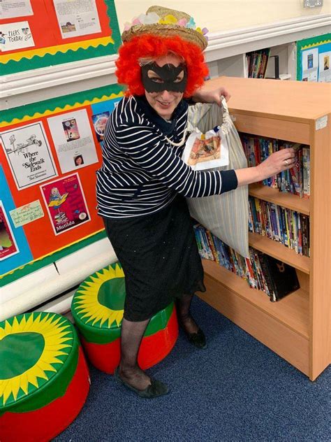 Barkerend Pupils Love To Share A Book Barkerend Primary Leadership