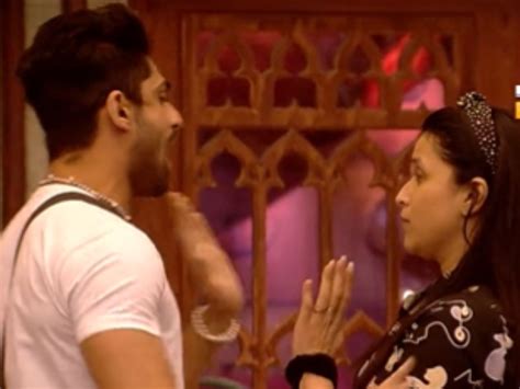 Duplicate Parineeti Mannara Chopra Loses Cool On Abhishek Kumar