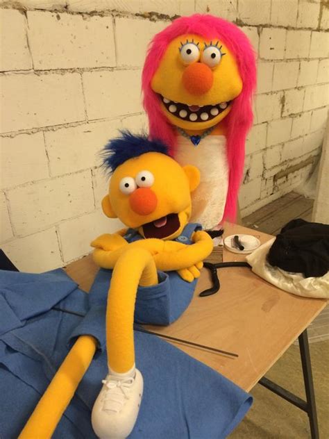 Image Yellowguyandgirlfriend Dont Hug Me Im Scared Wiki