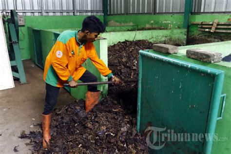 Bank Sampah Srikandi Penghasil Pupuk Kompos Foto TribunNews