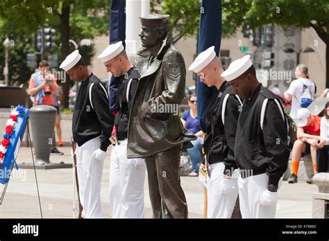 Navy Ceremonial Guard Sailors Full Honors Ceremony At The Us Navy