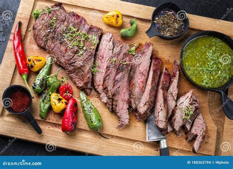 Modern Design Barbecue Dry Aged Wagyu Bavette De Flanchet Steak With