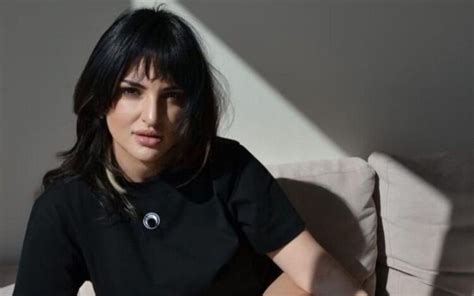 Arisa In Topless Sui Social Fa Impazzire I Fan