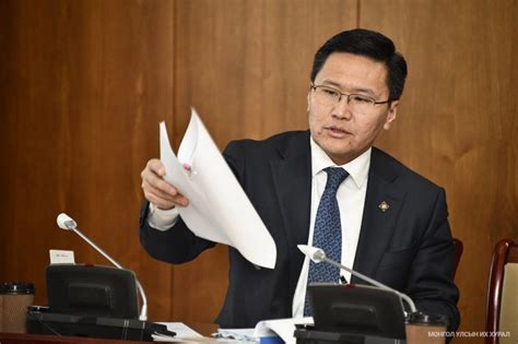 ХНХ ын сайд Т Аюурсайханд хилийн хориг тавьж нэр бүхий 11 хүнтэй уулзахыг хязгаарлалаа