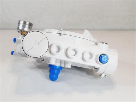 Flowserve Logix 3200md Digital Positioner 3210md 10 D6 E 04 40 0g 00