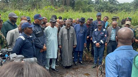 Nsa Commends Security Forcescommunity Security Contractors Nnpc For