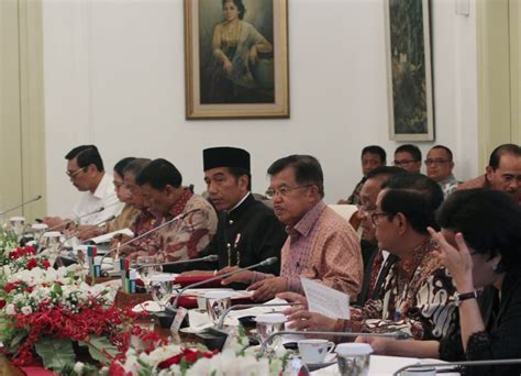 Sekretariat Kabinet Republik Indonesia Bahas Optimalisasi Dana Desa Presiden Jokowi Minta Ada