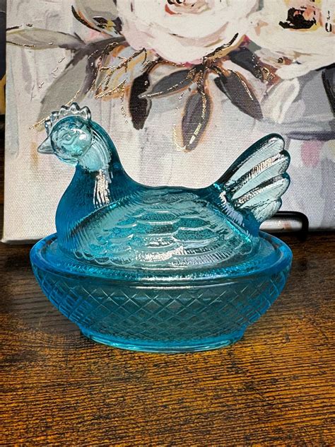 Vintage Degenhart Glass Aqua Blue Uv Glass 3” Hen On Nest Salt Cellar