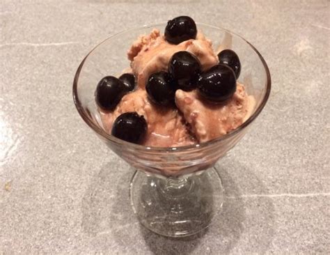 Eisbecher Mit Amarenakirschen Rezept Ichkoche At