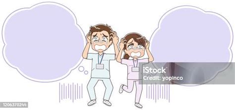 희끄무레한 유니폼을 입은 두 명의 젊은 남녀 간호사 음성 풍선 간호사에 대한 스톡 벡터 아트 및 기타 이미지 간호사 건강관리와 의술 남성 Istock