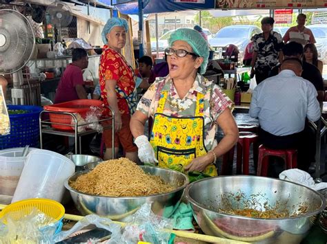 Chamcha Market Phuket A Must Visit For Local Street Food