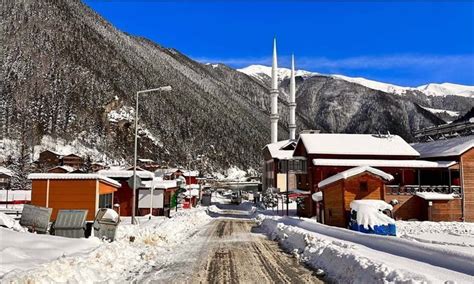 Uzungöl her haliyle hayran bırakıyor