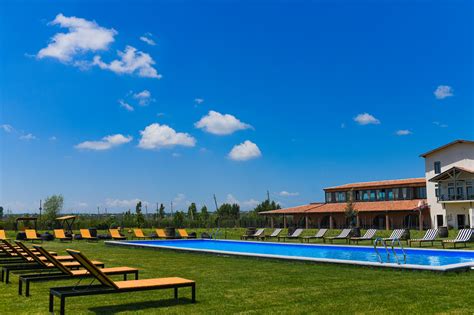 G Bar Tbilisi როდესაც ჩვენ ვსაუბრობთ საოცარ მაკიაჟზე ეს ნიშნავს იმას რომ ჩვენმა ვიზაჟისტებმა