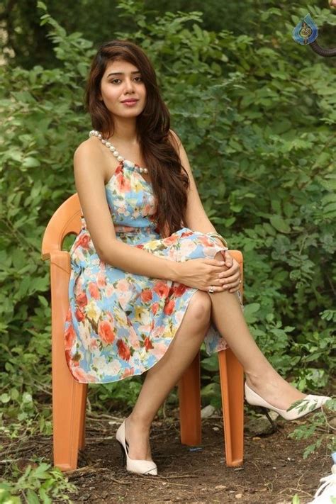 Aarti Chhikara New Photos Photo 21 Of 42