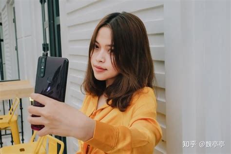女人不介意你碰她这些 地方”，就说明她对你动了情，别傻傻不懂 知乎