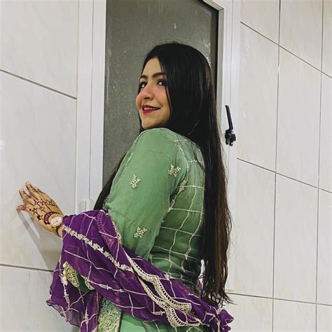 Aqsha Aqsha Qamar • Instagram Photos And Videos