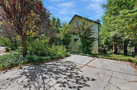 1075 Grass Valley Rd Lake Arrowhead Ca 92352 Redfin