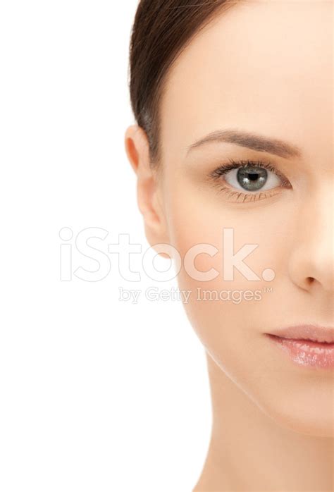 아름 다운 여자의 절반 얼굴 스톡 사진 Freeimages