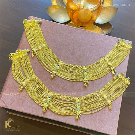 Saumya Traditional Antique Gold Plated Tikka KaurzCrown