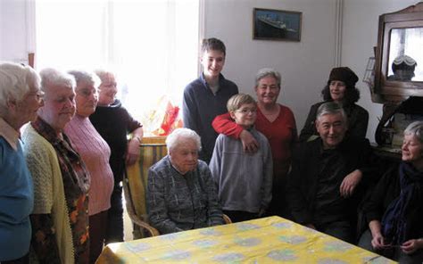 Centenaire Anne Marie Thébaud bien entourée pour la fête Le Télégramme