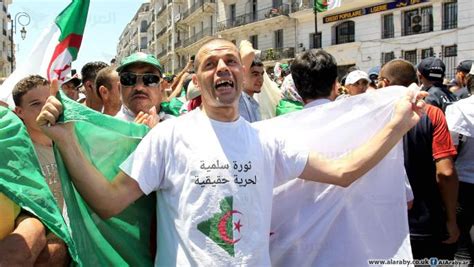 السلطات الجزائرية تفرج عن مزيد من الناشطين وتتهيب من عودة المظاهرات