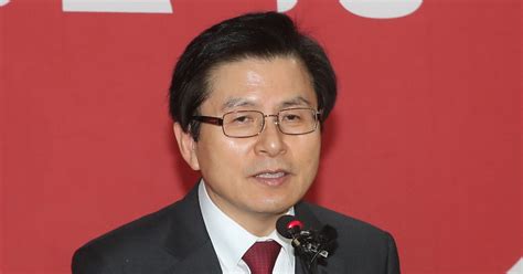 인사말 하는 황교안 전 국무총리