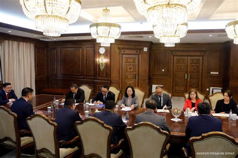 УИХ ын дарга хүний эрх зөрчигдөж буй газар бүрд хүрч ажиллах үүрэг