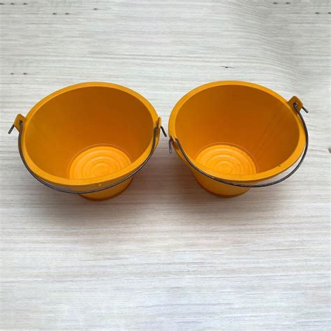 Jual Ember Cor Sedang Kuning Ember Cor Plastik Shopee Indonesia