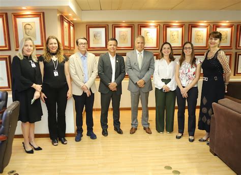 Equipe de servidores do TCE realiza visita técnica ao Tribunal de