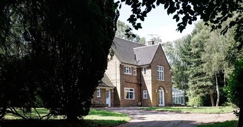 Inside Abandoned Millionaire S Row Bought Up By Unachievable HS2