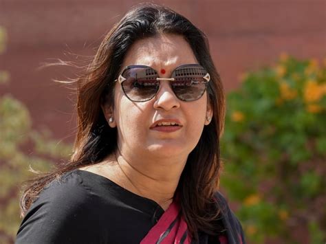 Priyanka Chaturvedi Slams Sanjay Shirsat Mla Eknath Shinde Faction Over