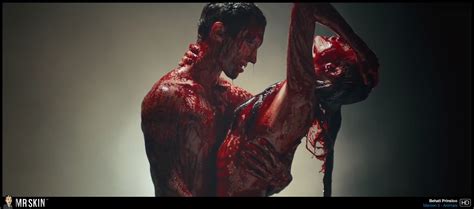 Behati Prinsloo Desnuda En Maroon 5 Animals