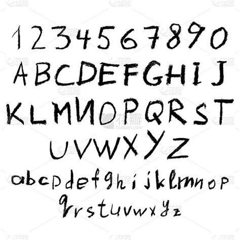 矢量插图粉笔素描字符在黑板的背景。字母、数字和符号手写字符。