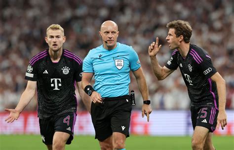 اشتباه بزرگ مارسینیاک به ضرر بایرن مونیخ؛ سوت بیجا مانع بازبینی Var طرفداری