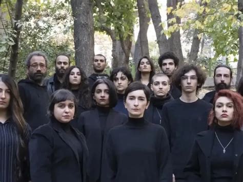 تلاش برای سرکوب هنرمندان حامی خیزش انقلابی؛ سهیلا گلستانی و حمید