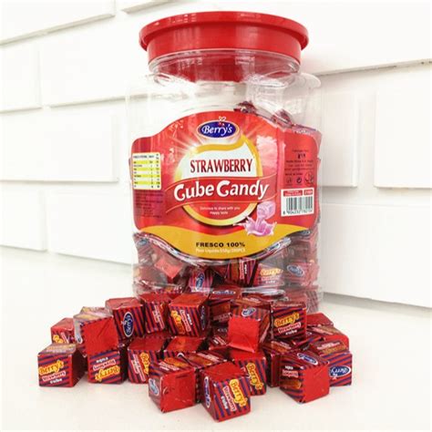 2 75g Strawberry Flavor Compressed Cube Candy In Jars Good Price Good Quality